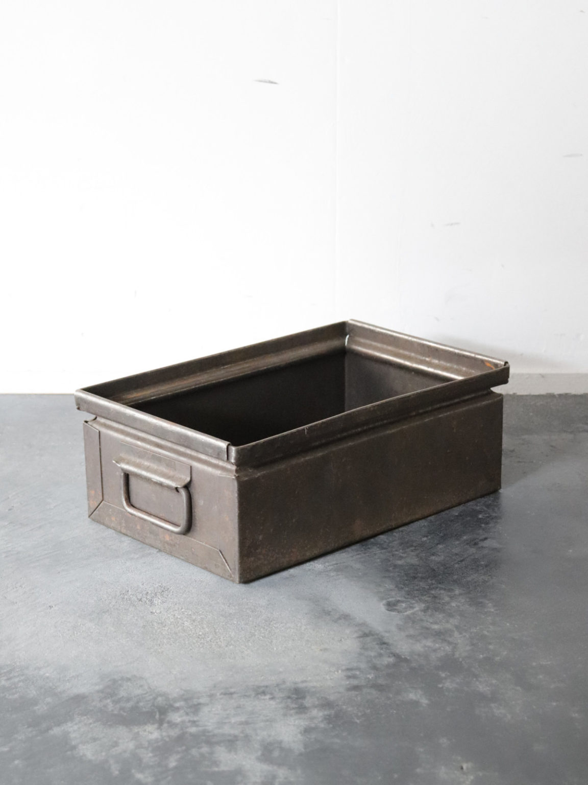 Vintage stacking metal box – BROWN. | 京都 二条新町の生活雑貨店
