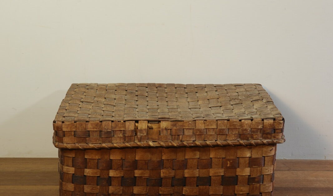 1940’s oak wood split basket box with lid – BROWN. | 京都 二条新町の生活雑貨店